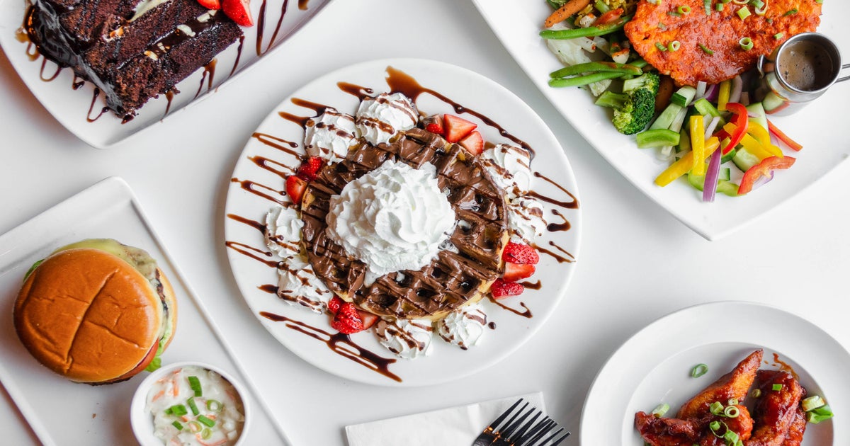 Monolos Diner - Cheetwood delivery from Smedley - Order with Deliveroo