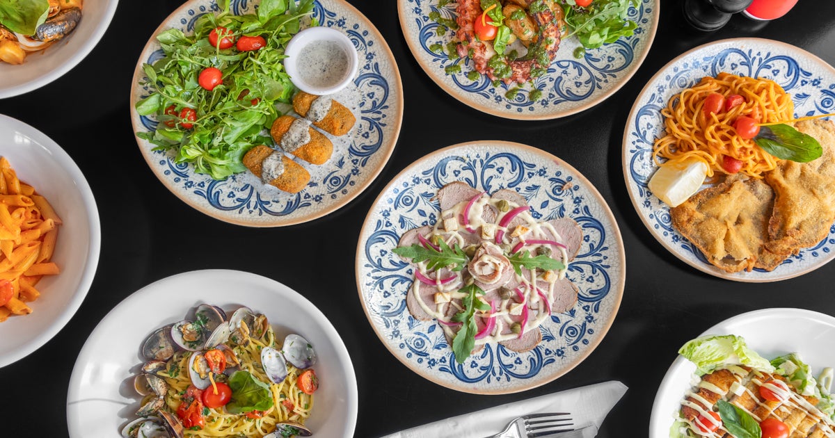 Restaurant Giulia 🇮🇹🍕 livre depuis Paris 17ème - Place de Clichy ...