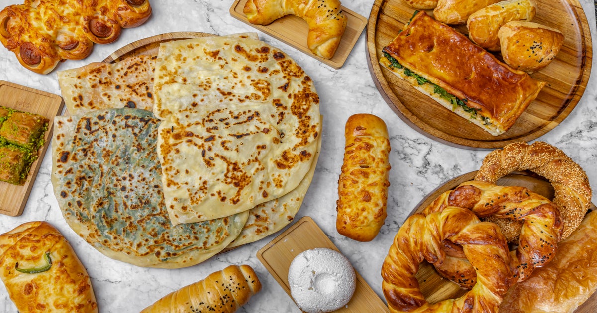 Manoushe W Sandwiche delivery from Al Manhal - Order with Deliveroo