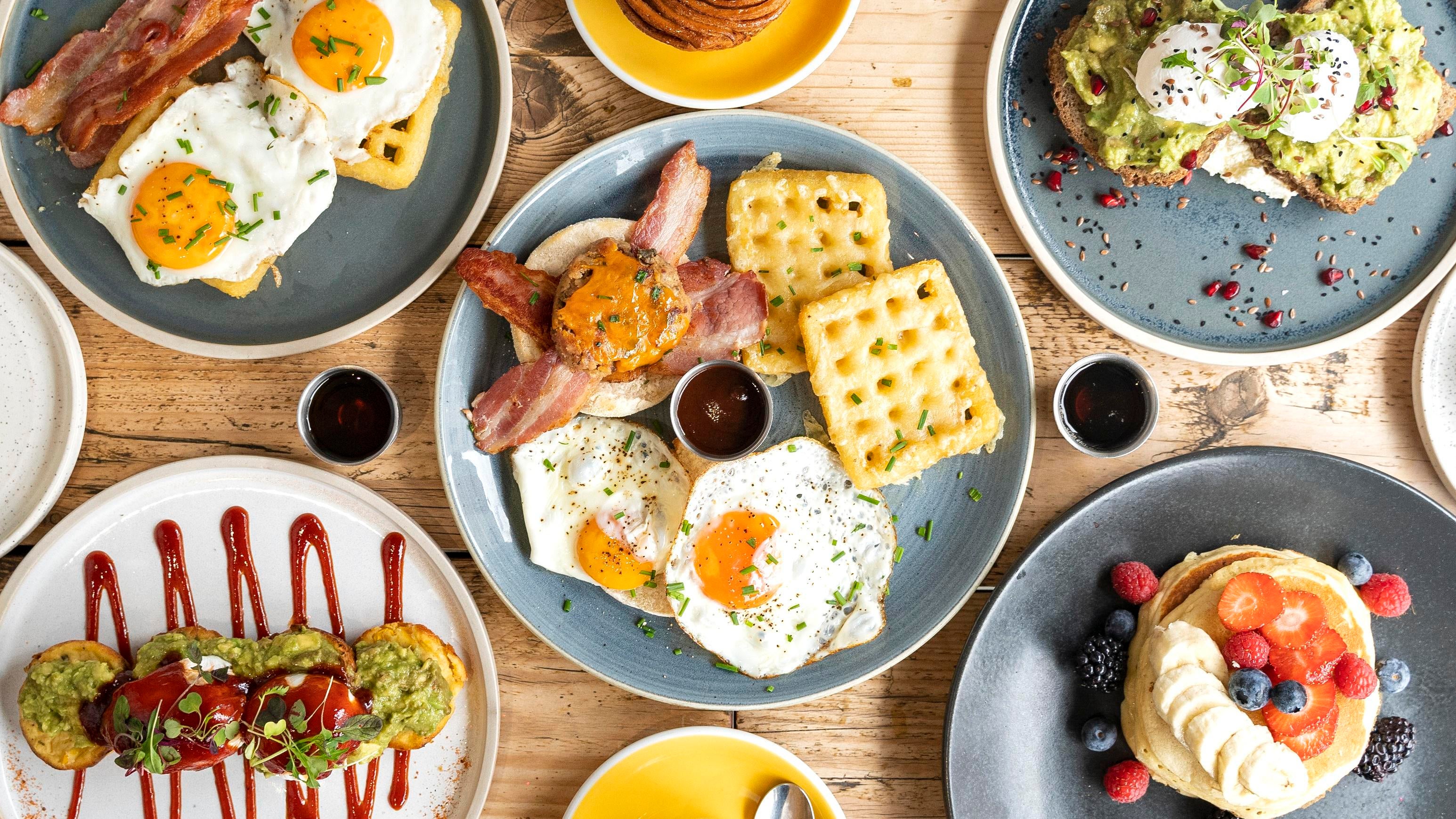 Lolo Cafe Bistro - Stevenage delivery from Stevenage - Order with Deliveroo