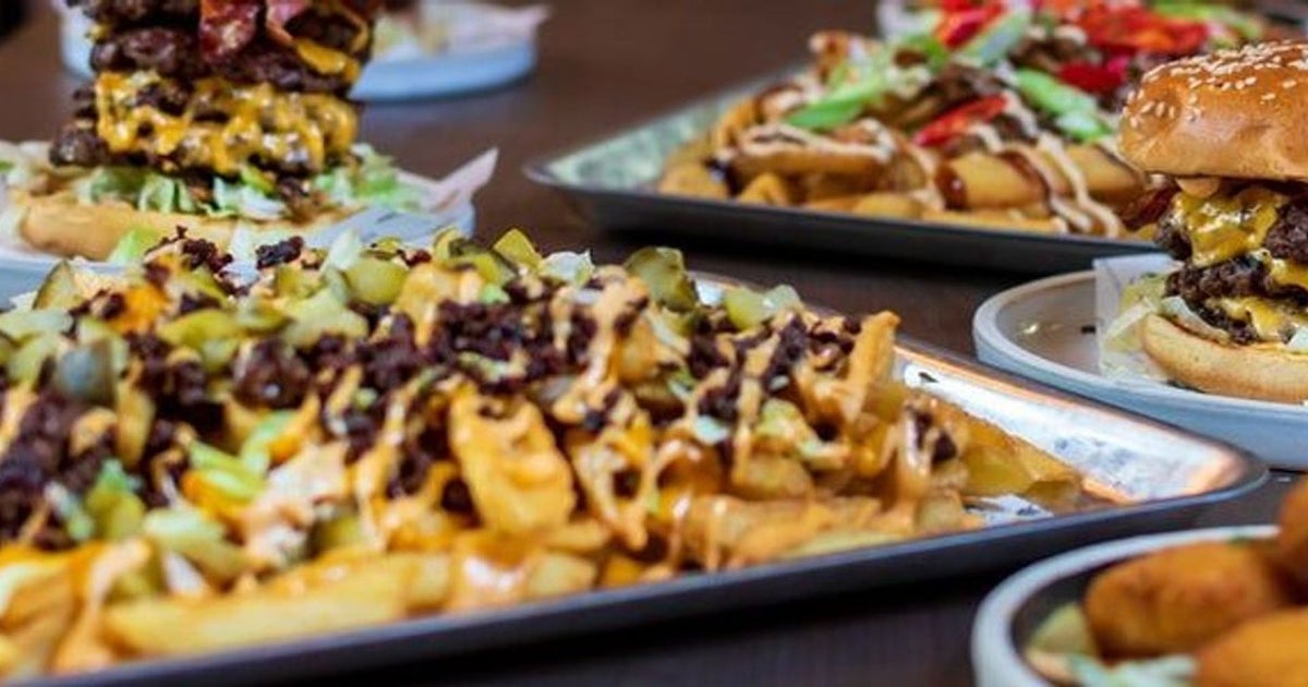 Slap and Pickle Burgers @ Heist Brew Co. delivery from Neepsend/Burton ...