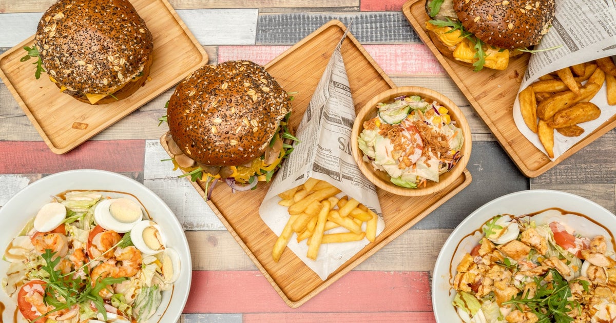 THE DUBLINERS livre depuis Quartier Grande Île - Commandez avec Deliveroo