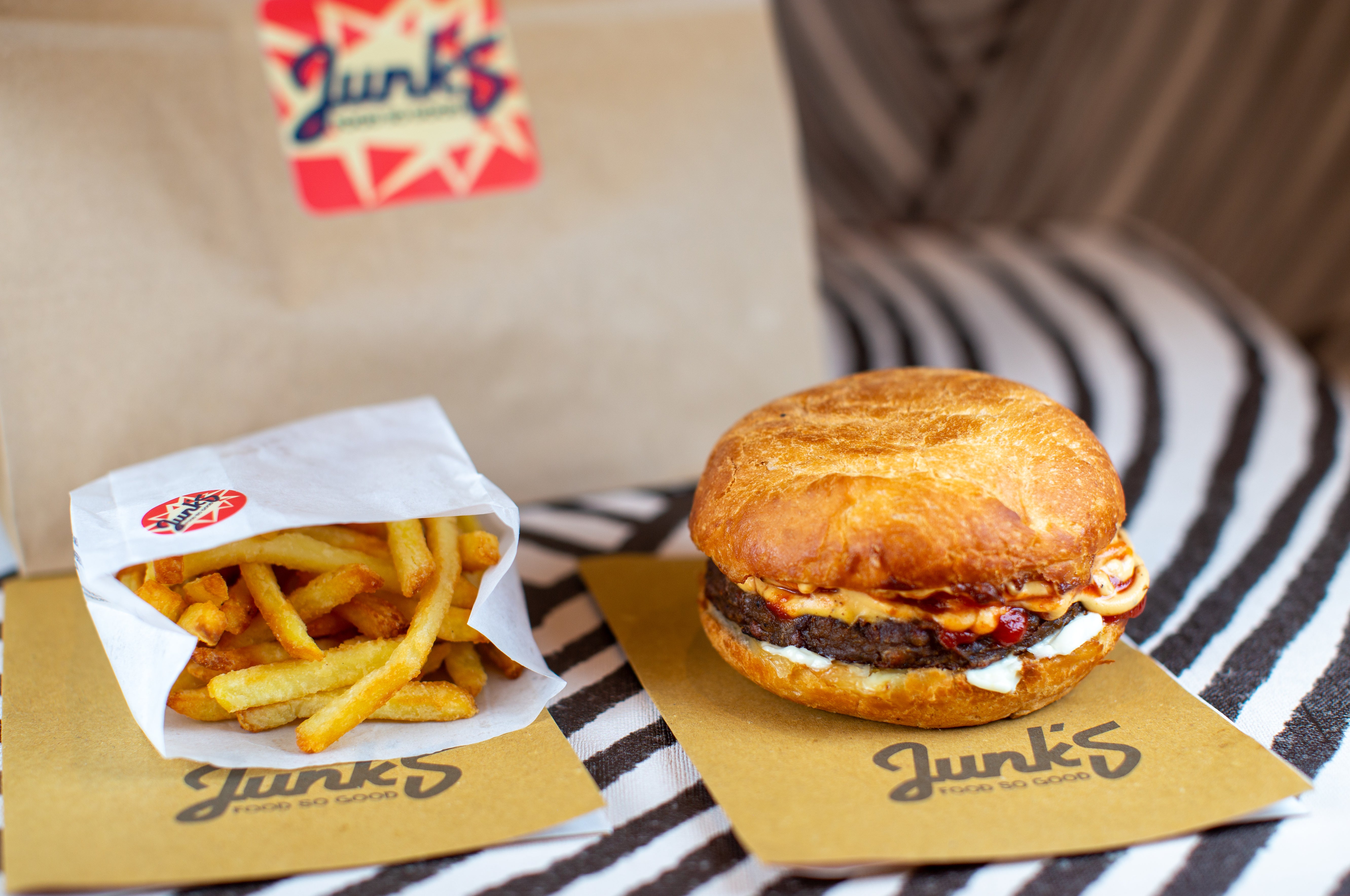 Junk’s Food So Good consegna in zona Porta Venezia - Città Studi ...