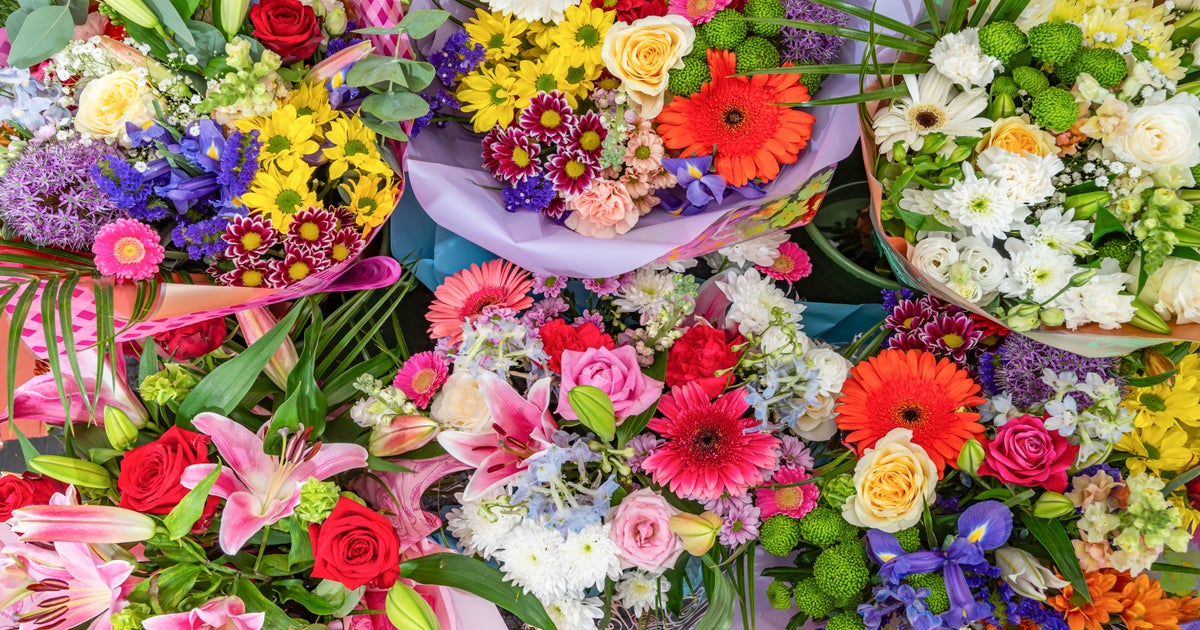 Elizabeth Lorine Flowers - Dudley delivery from Dudley - Order with Deliveroo