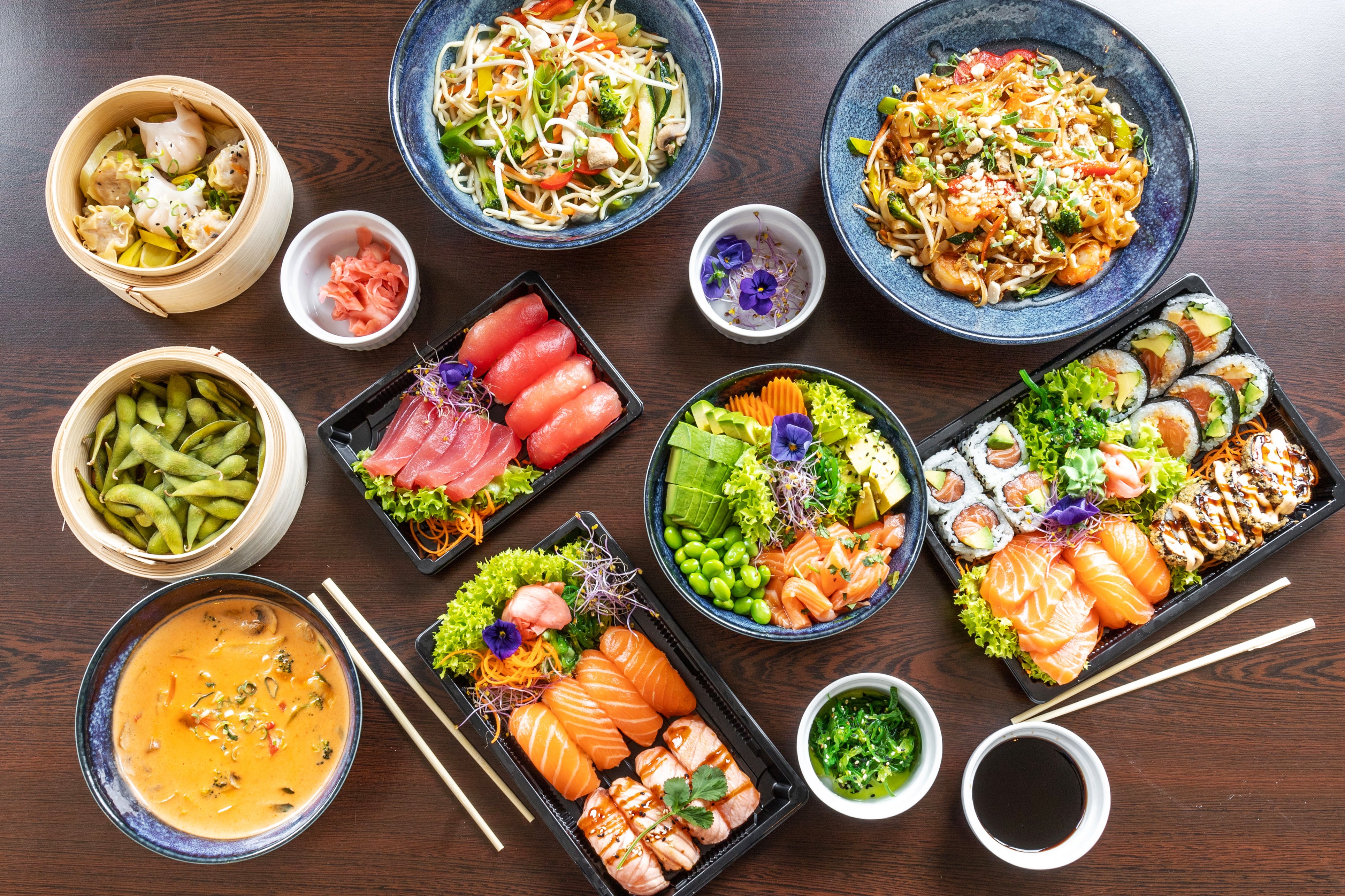 Royal sushi delivery from Rooi - Order with Deliveroo