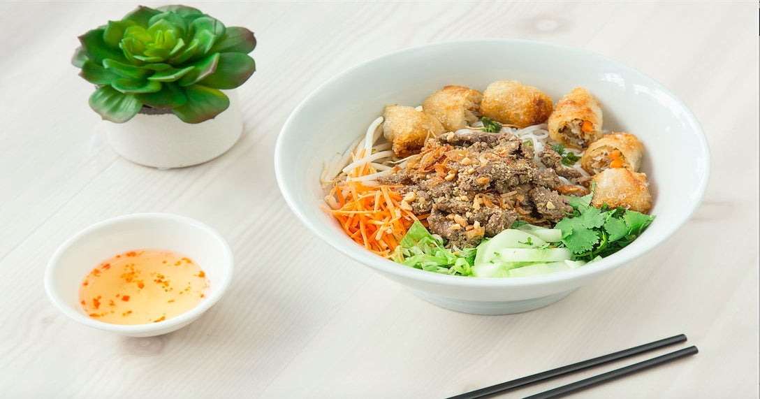 Quan Viet livre depuis Paris 17ème - Villiers - Commandez avec Deliveroo