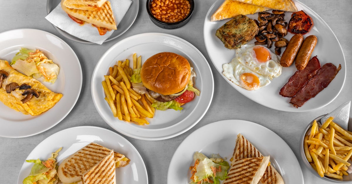 Saudia Hot Chicken delivery from Al Sadd South - Order with Deliveroo