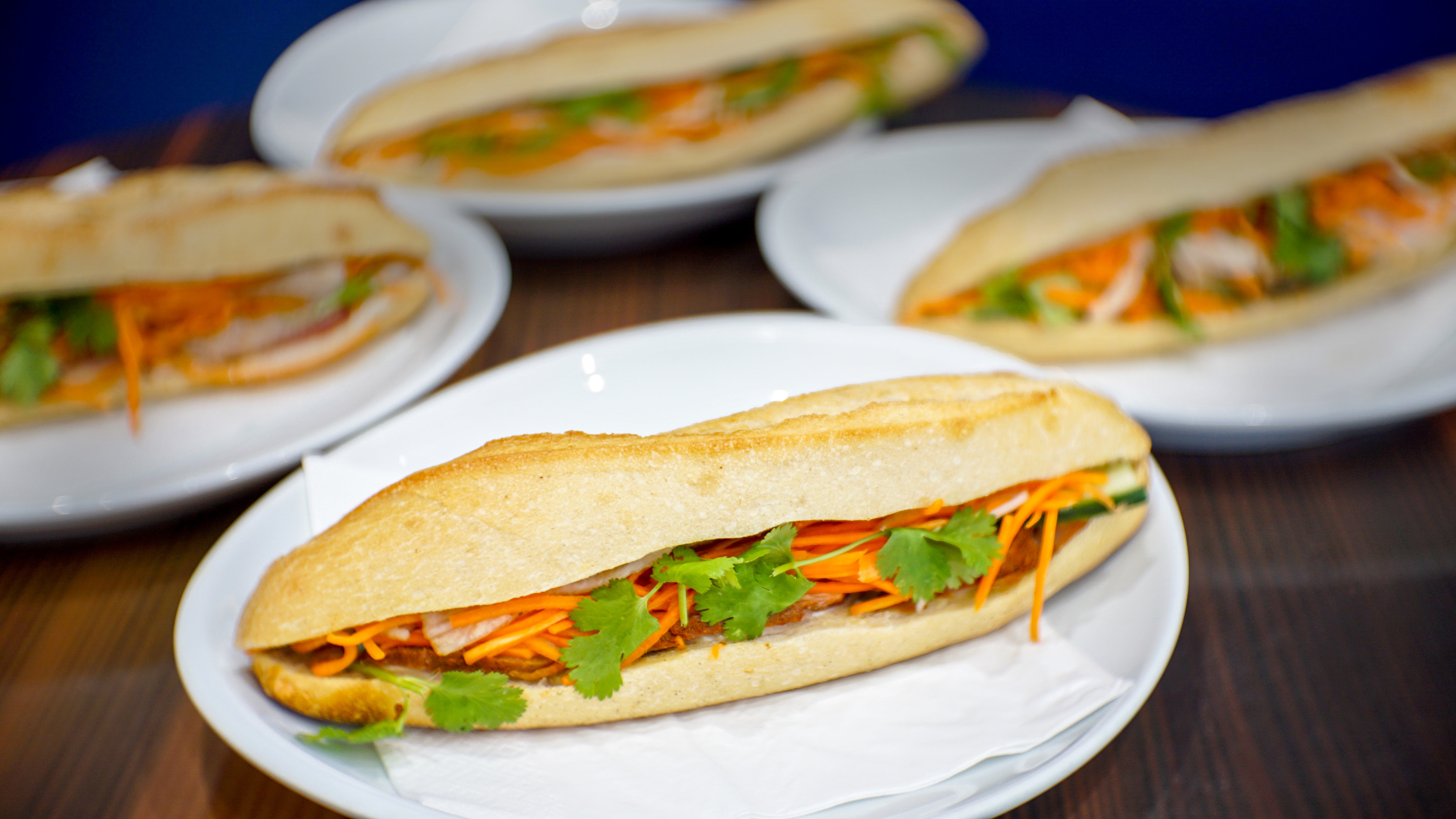 Livraison Banh Mi Saigon 🇻🇳 à Centre Cathédrale - Commandez avec Deliveroo