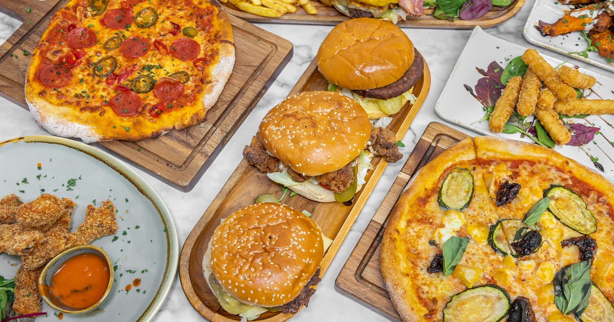 Dixy Chicken - Radcliffe delivery from Radcliffe & Radcliffe Ees ...