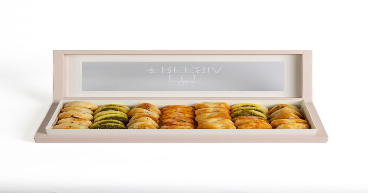 Freesia delivery from Al Sadd South - Order with Deliveroo