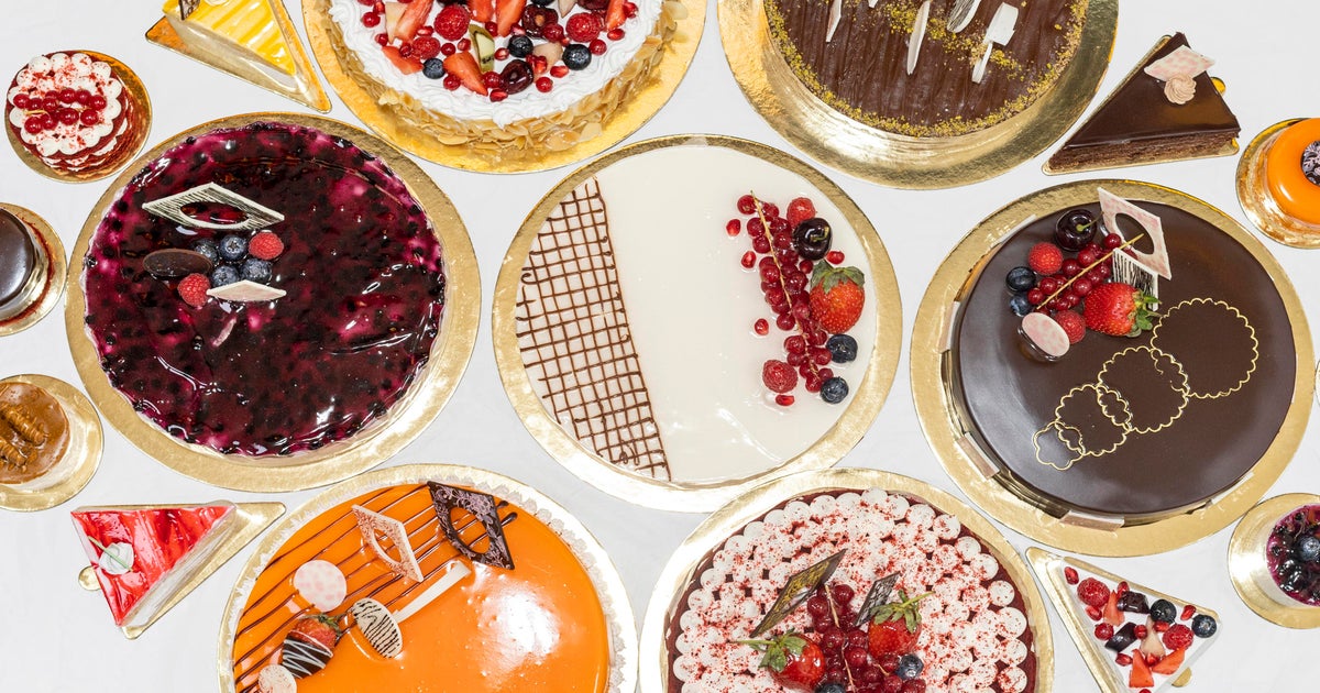 Famous Cakes delivery from Al Wahdah - Order with Deliveroo